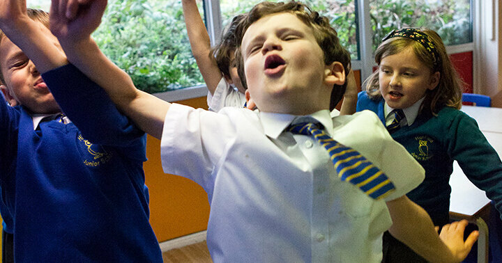 Sing it out and shake it all about | Sing Up